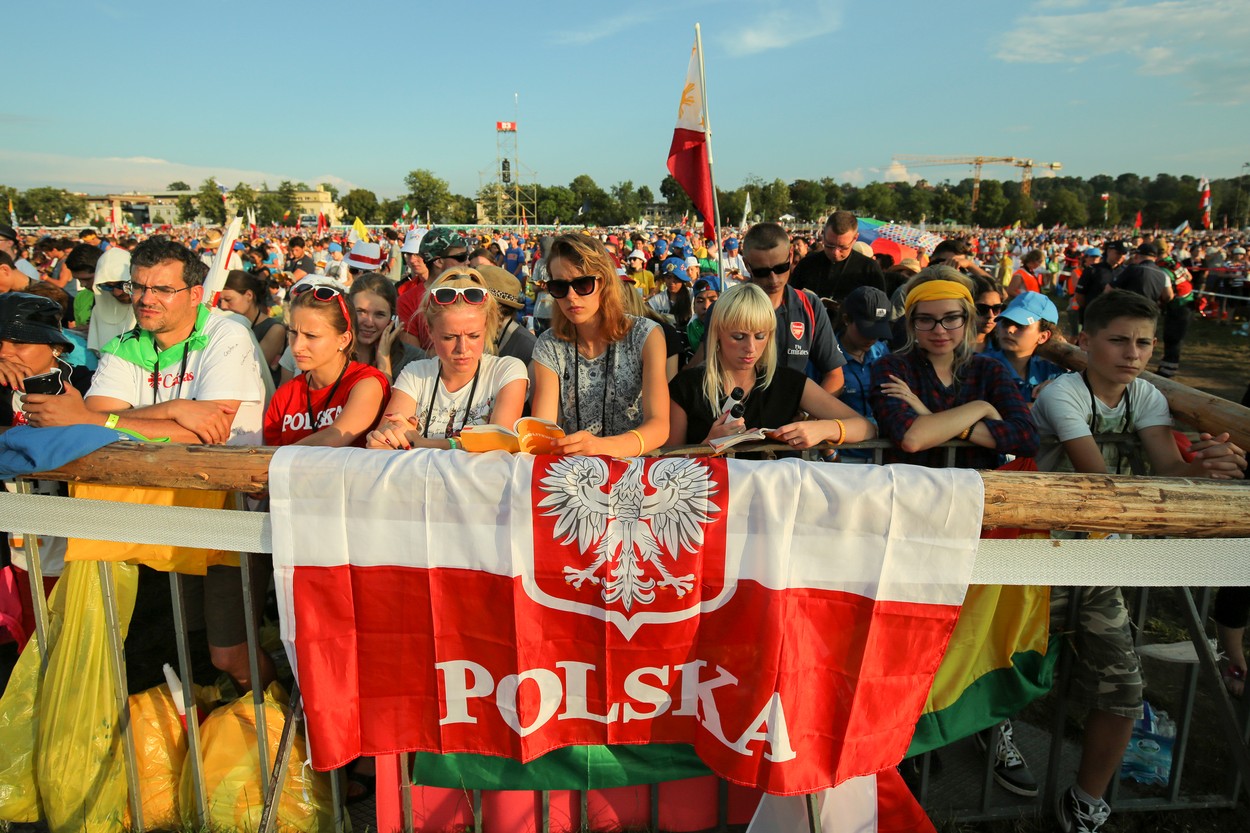 POLJACI RUŠE SOVJETSKE SPOMENIKE! Ruski i spomenici SSSR-a za njih su ...