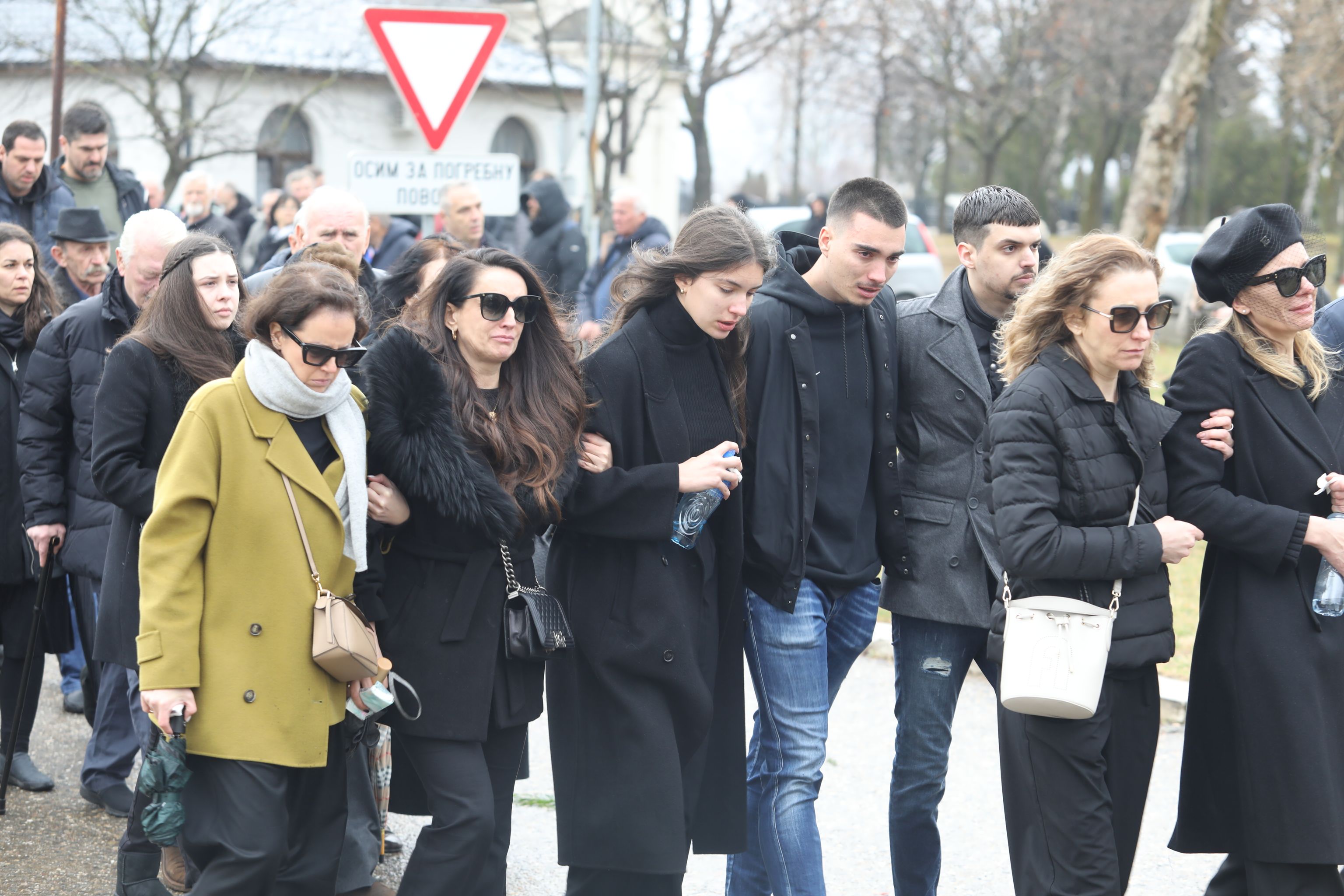 SAHRANJEN DEJAN MILOJEVIĆ: Od Dekija se oprostile legende evropske ...