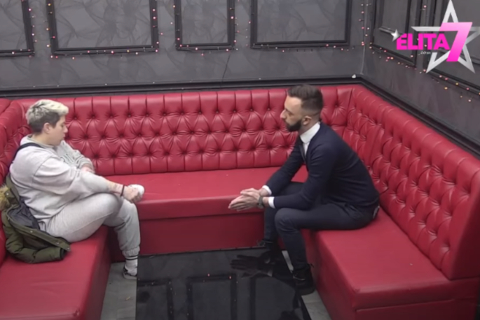 "Koja sam ja SLEPICA I PAĆENIK" Matora GRCA U SUZAMA od besa i sramote ...