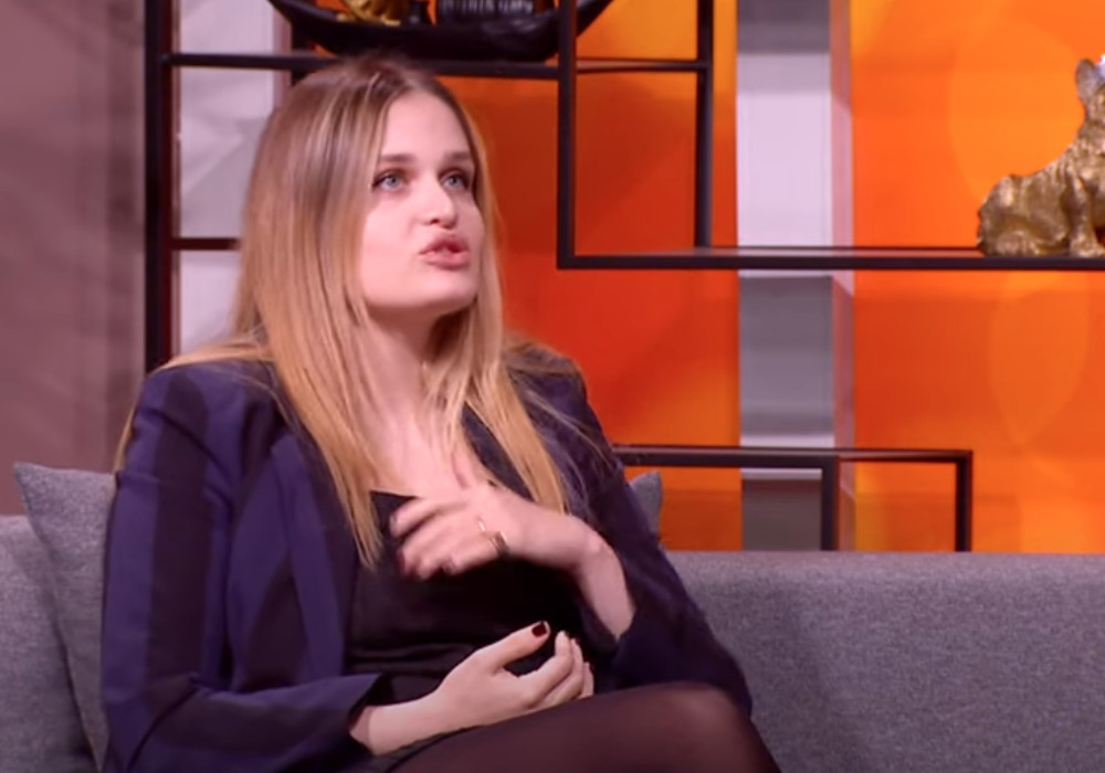 Anica Dobra JE POSTALA BAKA! Glumica Mina Sovtić se porodila u tajnosti ...