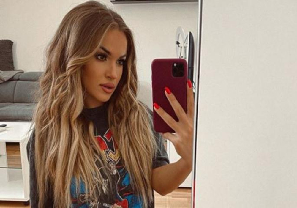 NOVI SNIMCI TEODORE POSLE AFERE SA SNIMKOM ZA ODRASLE: Ovo radi USTIMA ...