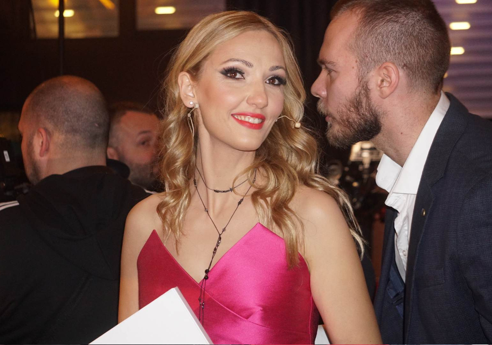 UHVAĆENI U ZAGRLJAJU! Isplivali snimci Sava Miloševića sa novom 10 ...