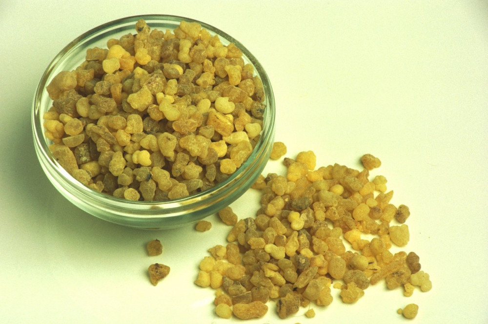 ČISTI DOM od TAMNIH SILA, ali i TELO OD BOLESTI - Tamjan je moćan ...