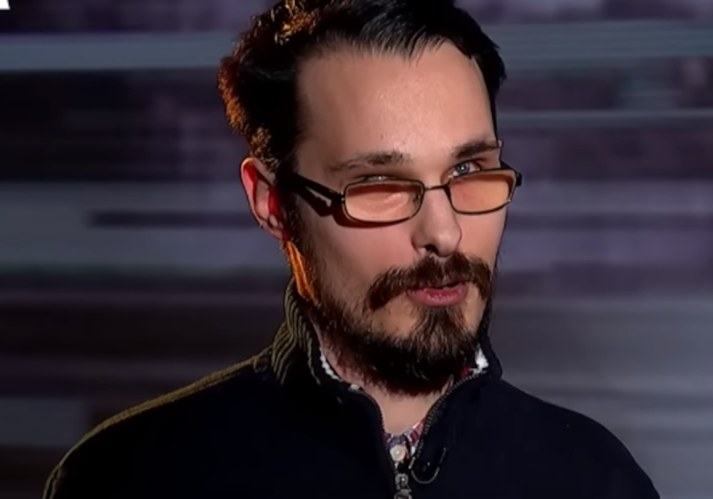 Ovo je SRBIN KOJI ČUVA AMERIČKI FBI, A SLEP JE OD ROĐENJA: Govori 10 ...