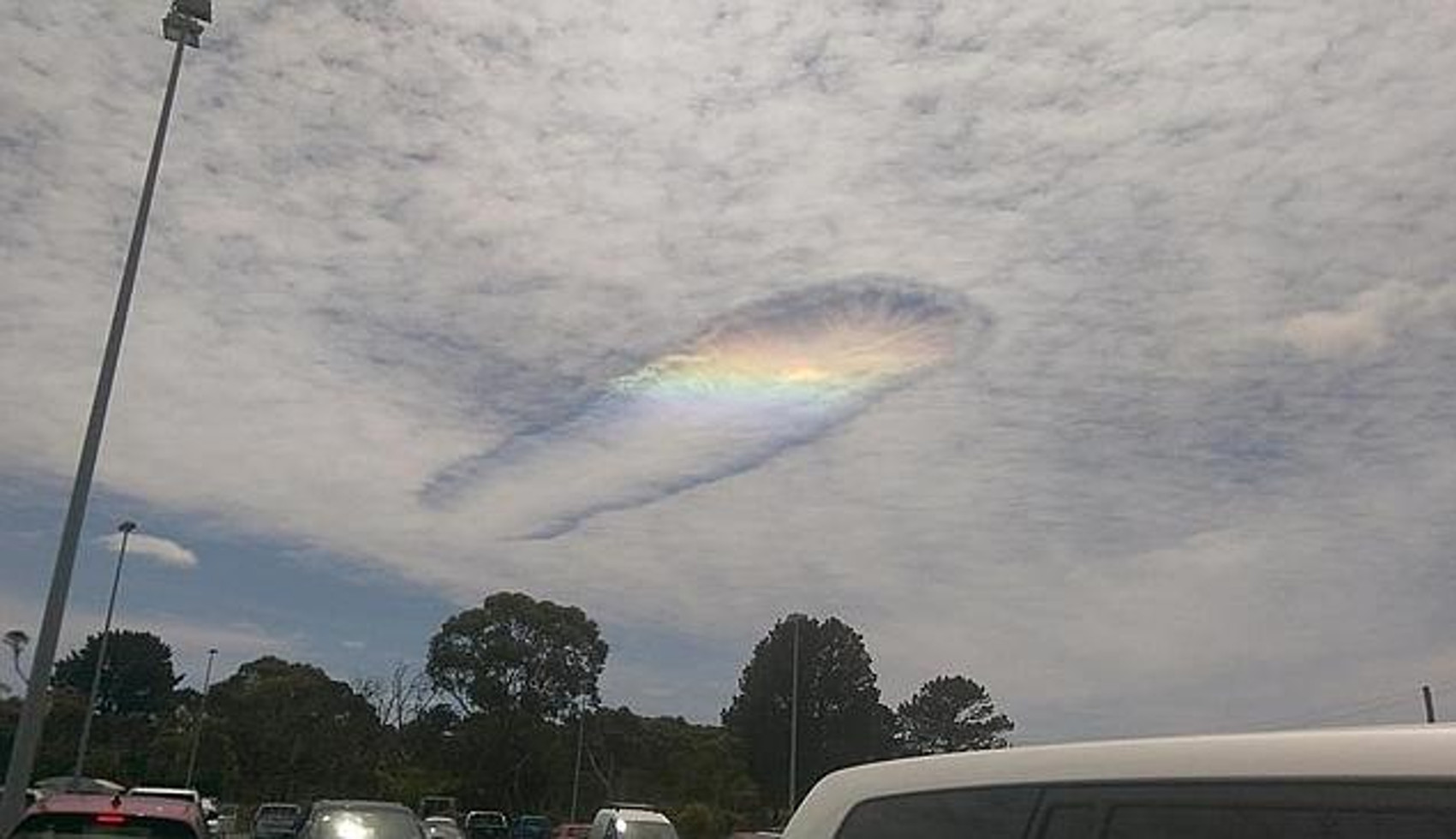 Neobična pojava na nebu izazvala paniku među stanovništvom (FOTO)