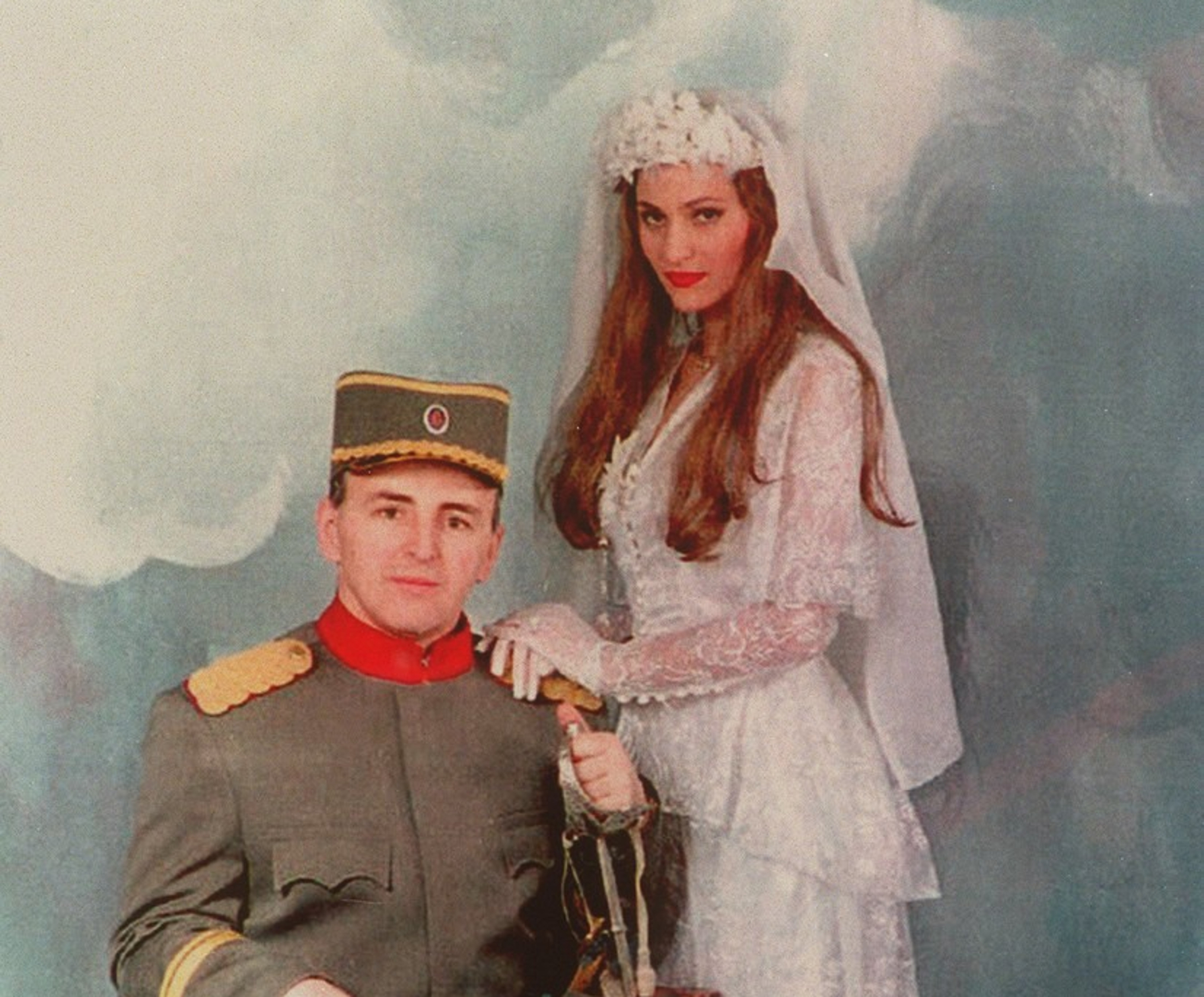 FOTKA S MAGNUMOM! Legijina prva žena na svadbi Cece i Arkana - pravi ...