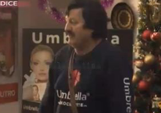 MAJA GA NAUČILA: Pogledajte kako Radašin recituje NA ENGLESKOM! (VIDEO)