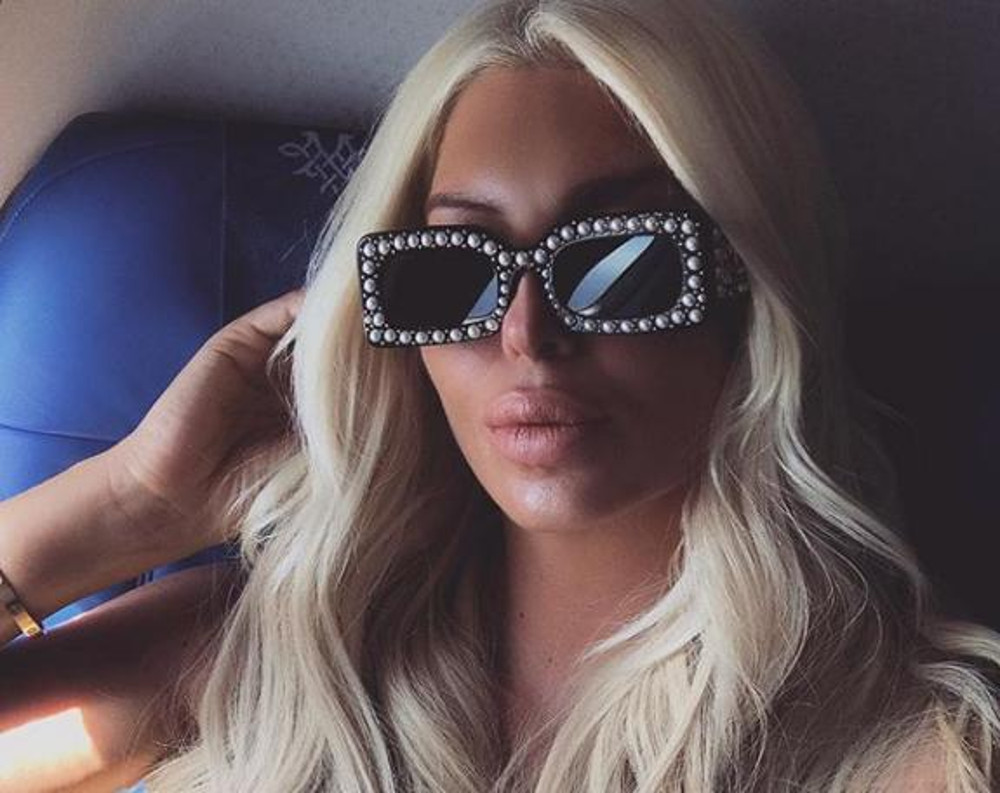 U tanga gaćicama, sevnula GOLA guza - Kim Kardašijan može u penziju ...