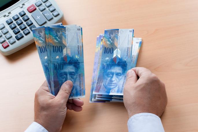 Švajcarski franak sve slabiji, a jedna valuta na novom NAJVIŠEM NIVOU