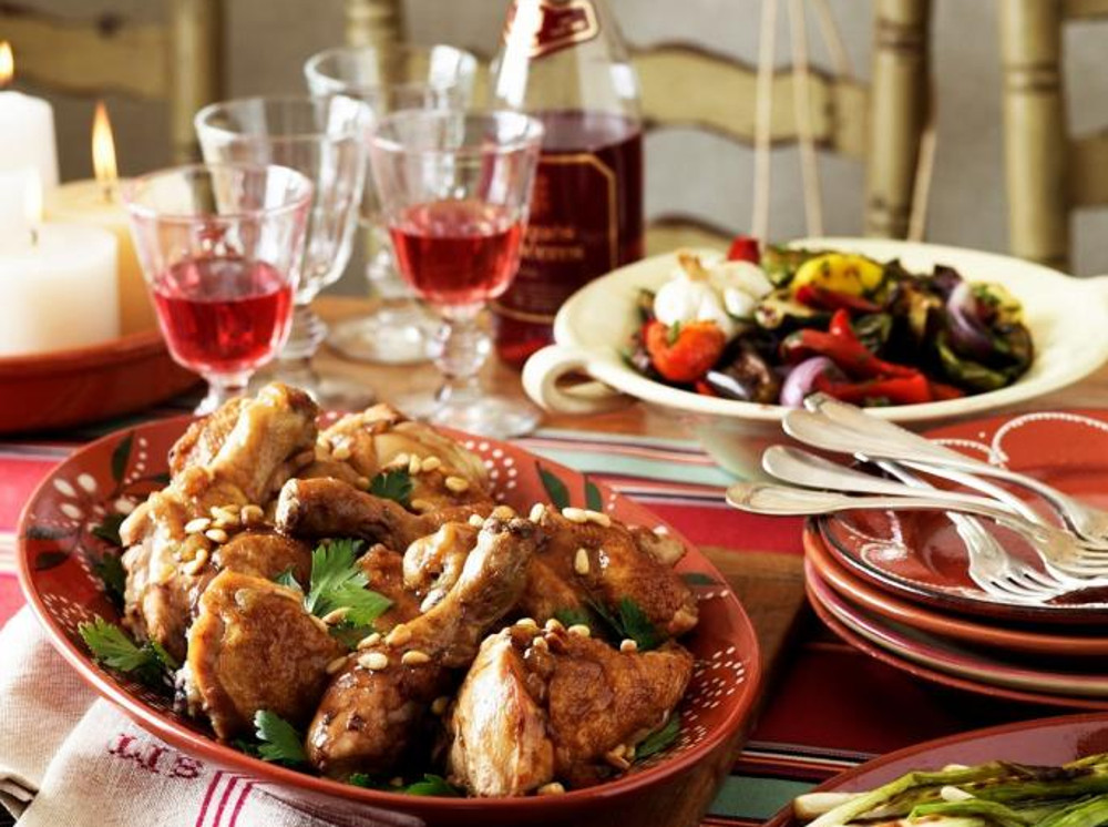 SAVET OD VELIKE KORISTI: Kako preživeti sve te količine HRANE za praznike?