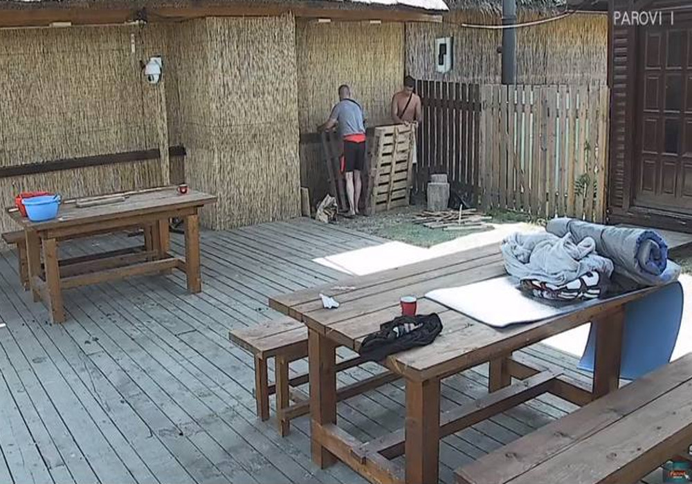 Gori kamp: Pogledajte GOLO TELO Nine Prlje! (FOTO)