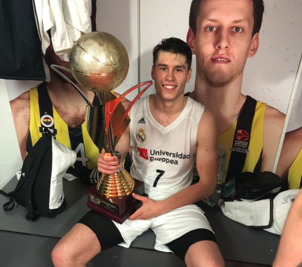 NAKIĆ PUNOLETSTVO PROSLAVIO U BEOGRADU: Snajka i Đani uveličali njegov ...