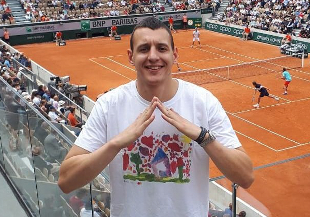 Leva noga mu je amputirana, ali nije odustao: Nemanjina priča je ...