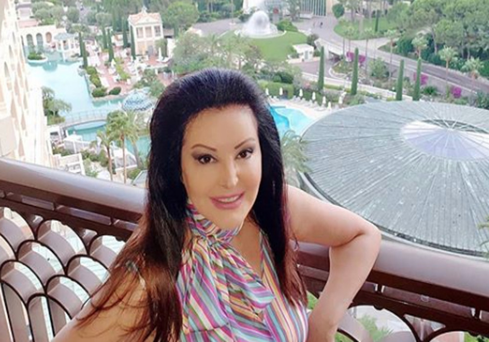 Nema samo Dragana Mirković DVORAC! Ima ga i OVA PEVAČICA! (FOTO)