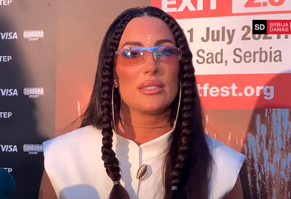 ZAISTA IMA MIŠIĆE! Senidah uradila novu TETOVAŽU na skrivenom mestu i ...