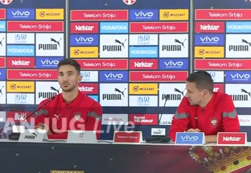 SRPSKI FUDBALERI ŽESTOKO ISPROVOCIRANI: Upao novinar i OVO ih pitao ...