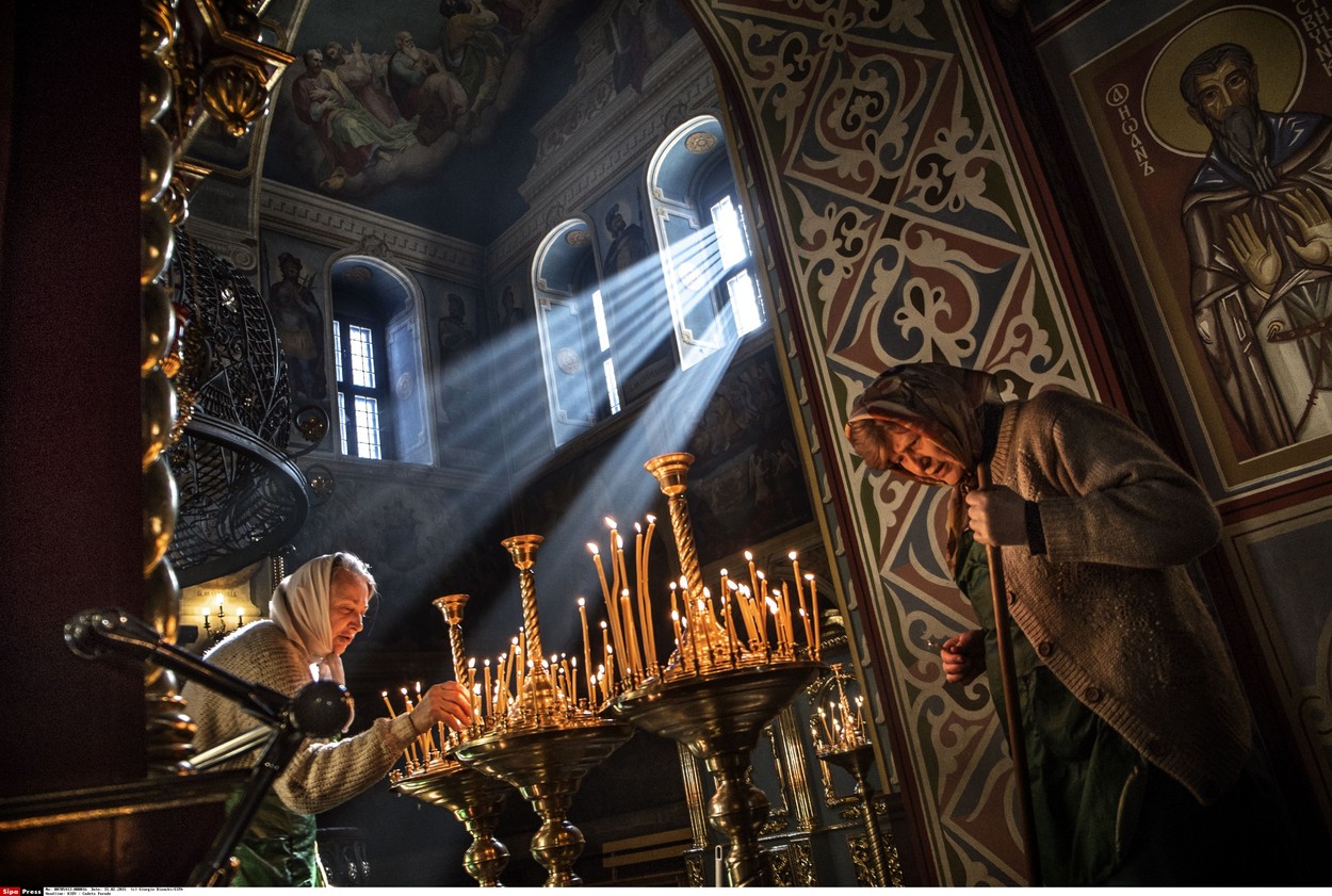 MATERICE SU NAJLEPŠI PRAZNIK MAJKI I ŽENA: Evo koga treba vezati i šta ...