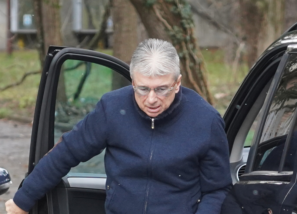 BLED KAO KRPA, DRASTIČNO SMRŠAO: Prve slike Saše Popovića nakon ...