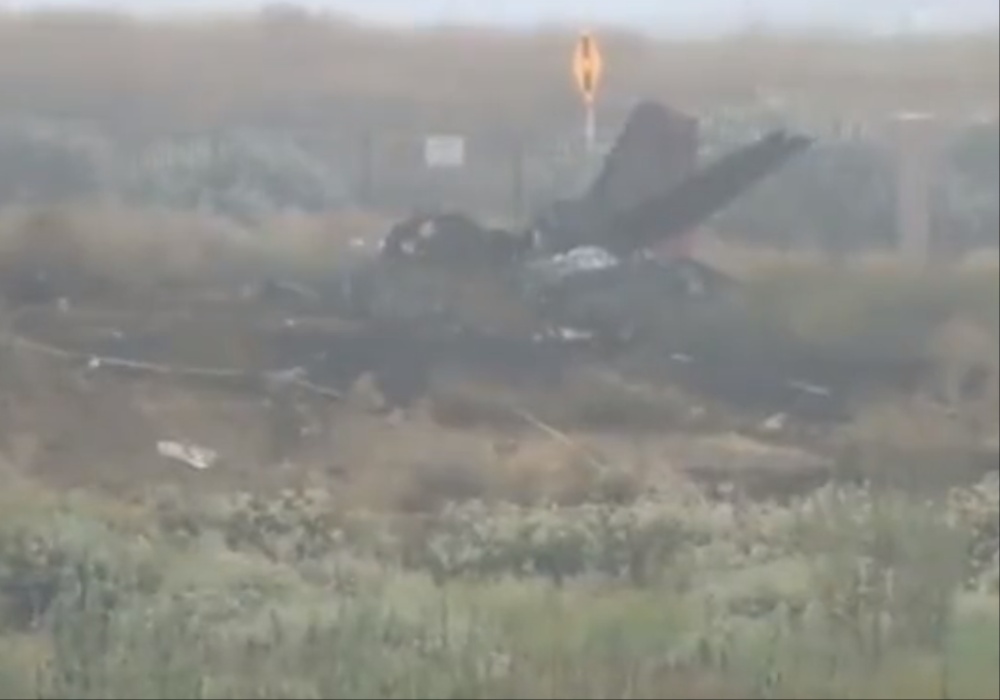 PRVI SNIMCI SA MESTA PADA AVIONA: Svi putnici pronađeni MRTVI, požar progutao hektar zemlje (VIDEO)