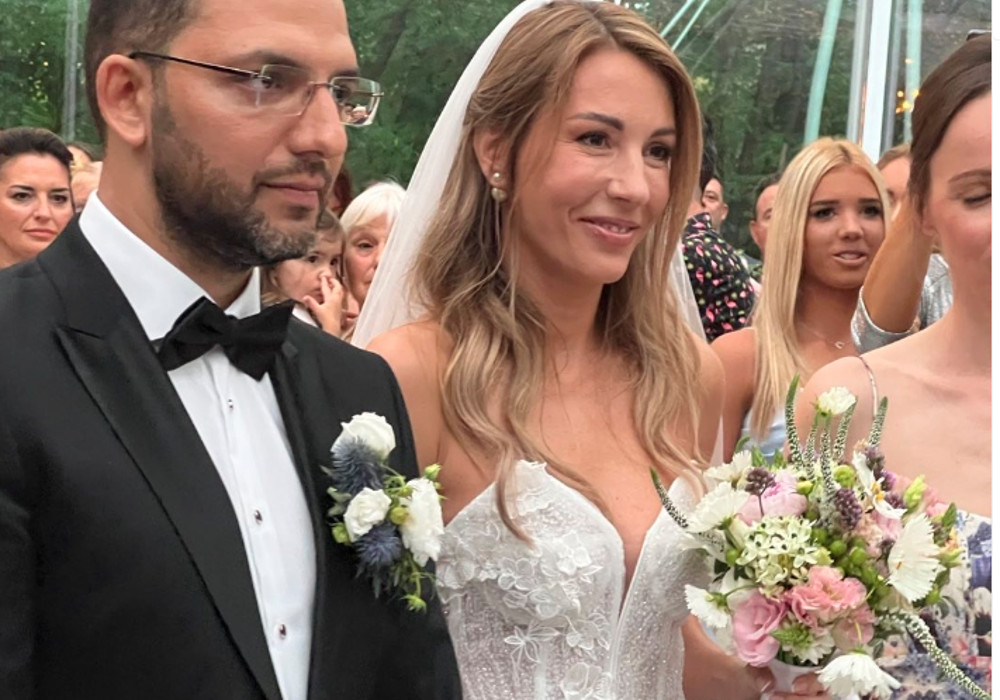 PRVE EKSKLUZIVNE FOTOGRAFIJE VENČANJA Dubravke Đedović i Damira ...