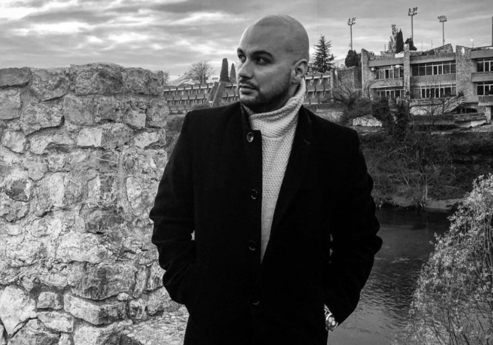 OTAC MU SE UBIO, a od STRESA mu opala kosa! Pevač Bojan Marović JEO ...