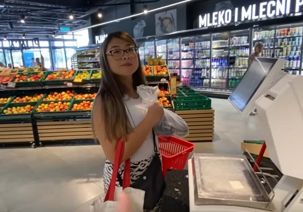 DA LI SU OVE BANANE ZAISTA OTROVNE? Ima ih i kod nas, a prepoznaju se po NEOBIČNOM ŽIGU koji ...