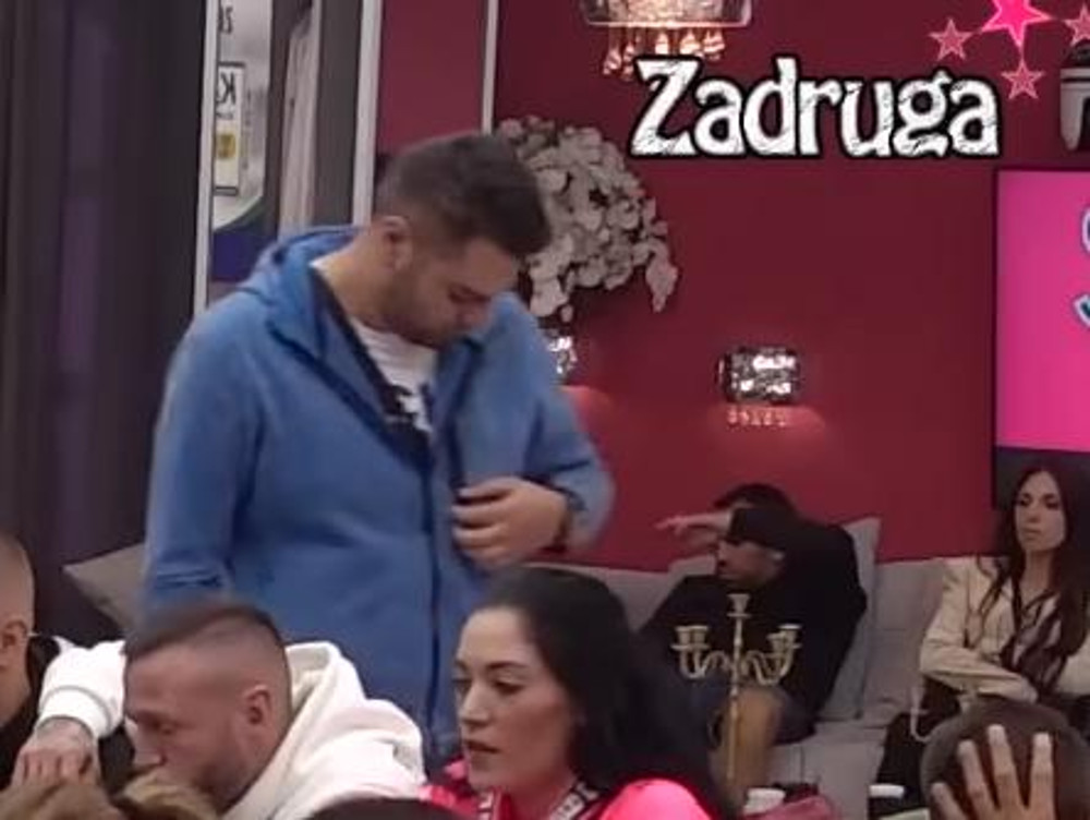 "NEĆU NI DA JEDEM, NI DA PIJEM, HOĆU DA ODEM!" Adam Đogani PLAKAO ISPOD ...