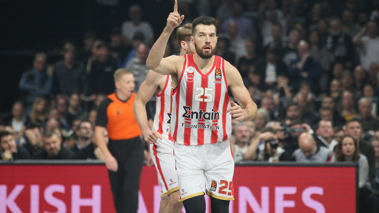 ŠANSA ZA VEČITE: Alek Piters napustio Olimpijakos