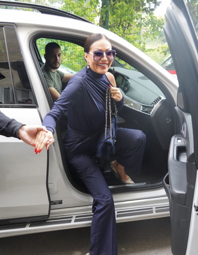 SNIMAK STAR 34 GODINE: Pogledajte kako je Ceca Ražnatović izgledala na ...