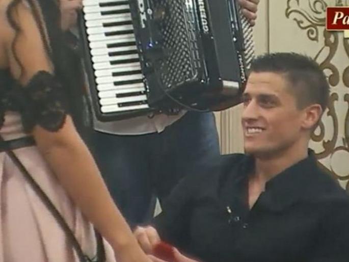 Ovo su najzanimljiviji detalji veridbe Aleksandre i Davida u Parovima! (FOTO GALERIJA)