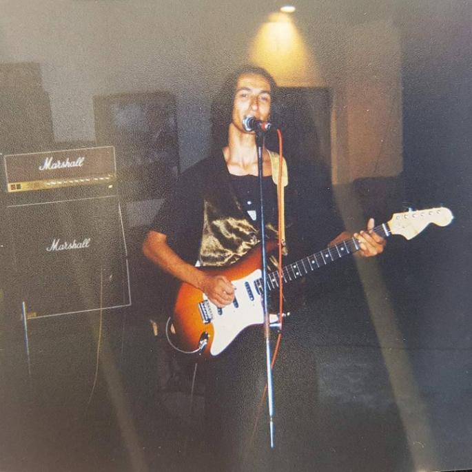 Danas ga OBOŽAVATE u "Pinkovim zvezdama", a sigurno ne znate GDE je ...