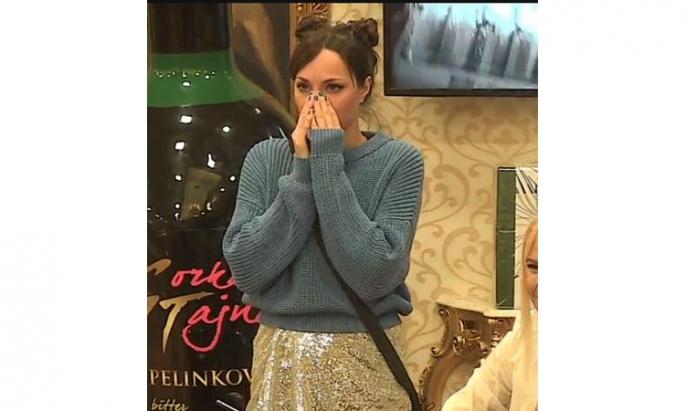 KAKVO PONIŽENJE ZA BIVŠU POBEDNICU! Podlegla je pritisku... Ružica se ...