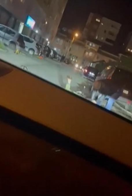 PRETUČEN POZNATI PEVAČ U NJEGOŠEVOJ - Policajac ga pesničio nasred ...