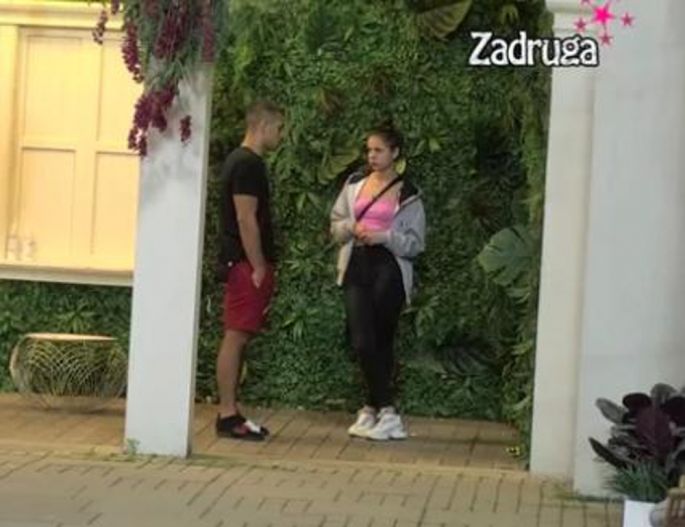 "ISPALA SAM GLUPA! JA TI SE NE SVIĐAM!" Nakon INTIMNOG ODNOSA Aleksandra dobila ŠUT-KARTU! Ivan ...