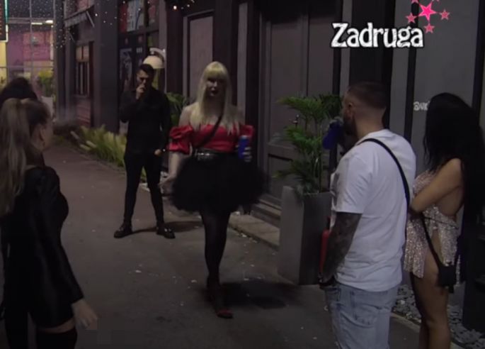 LEGENDARNA ZADRUGARKA PONOVO UŠLA U ZADRUGU! Gledaoci pali u TRANS kad ...