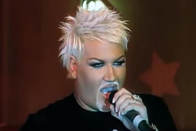 Azis objavio SREĆNE VESTI! Nakon BRAKA SA MUŠKARCEM i razvoda pevač očekuje BEBU, snimak ...