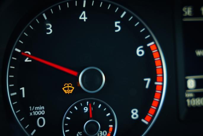 lampica za nizak nivo tečnosti za vetrobransko staklo