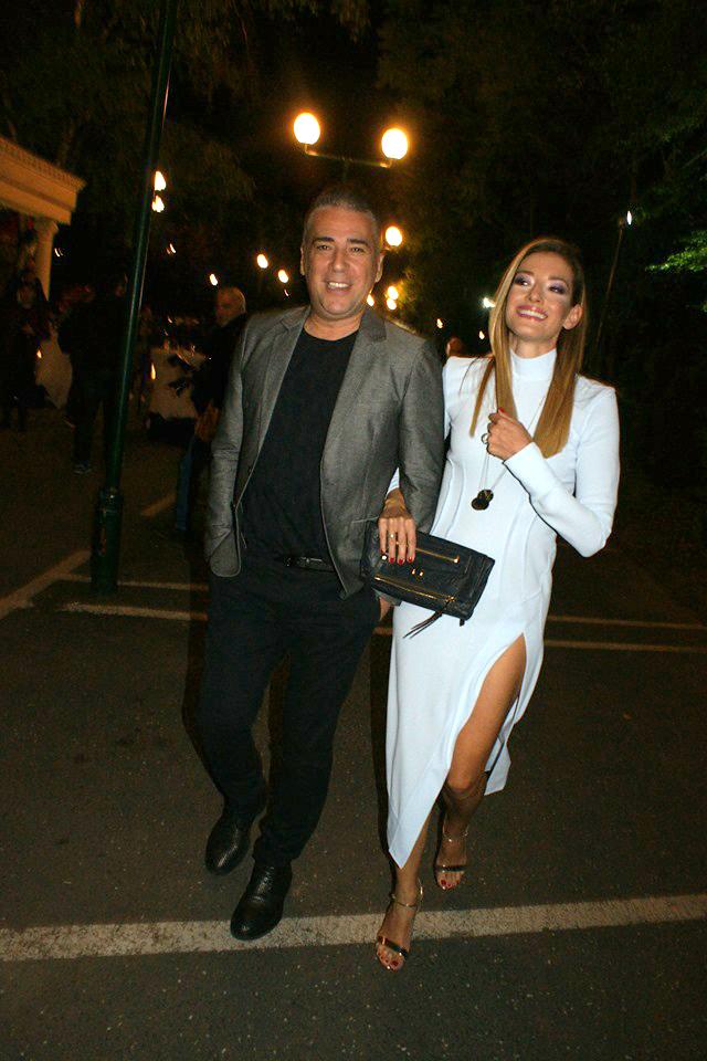 Bliznakinje Željka Joksimovića prvi put na tatinom koncertu