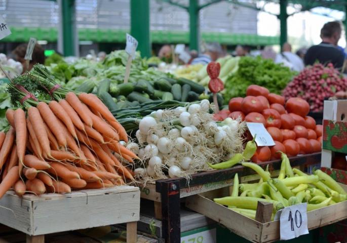 JEDNA OD NAJVEĆIH PIJACA: Šta sve nudi tržnica na Novom Beogradu?