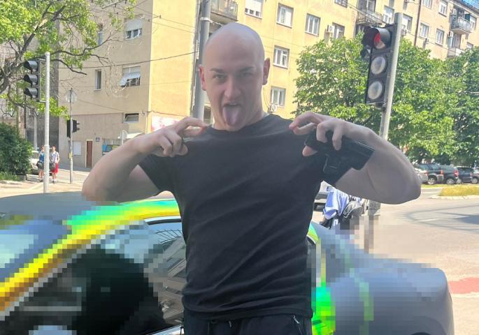 SKANDALOZNI SNIMAK ZAPALIO DRUŠTVENE MREŽE! Srpski reper usred nastupa ...