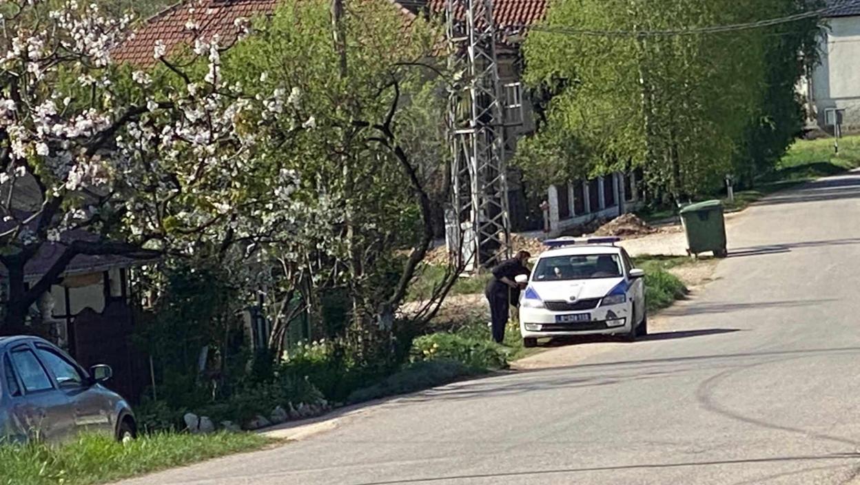 JEDNOG SINA SPREMA ZA SAHRANU, DRUGI JOJ U ZATVORU: Majka osumnjičenih za ubistvo Danke Ilić sva ...