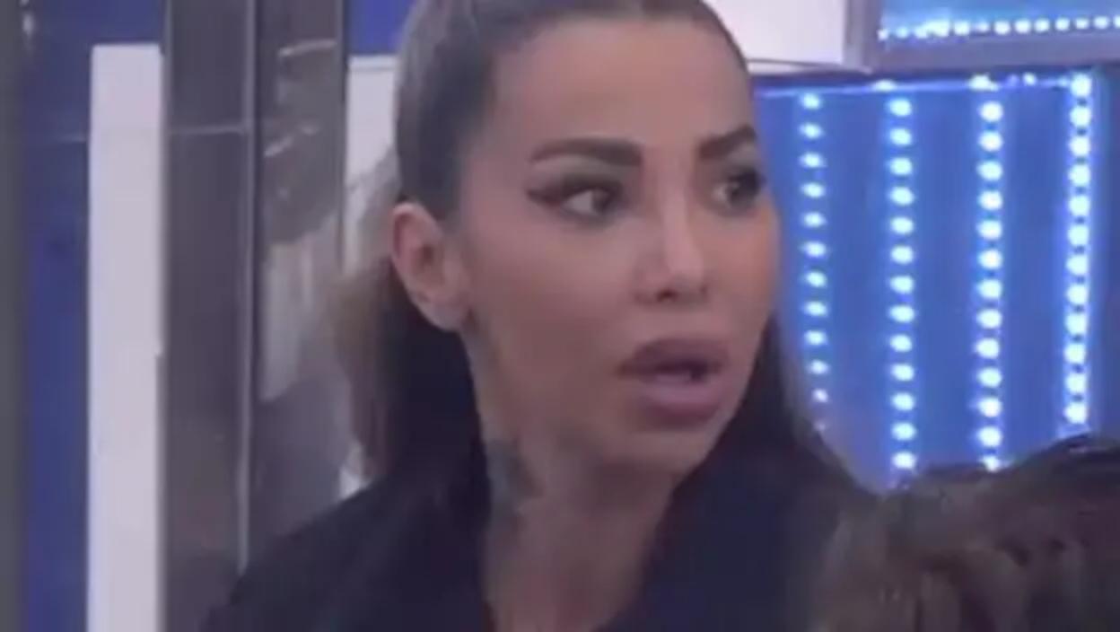 Aneli Ahmić pre estetskih operacija - Srbija danas