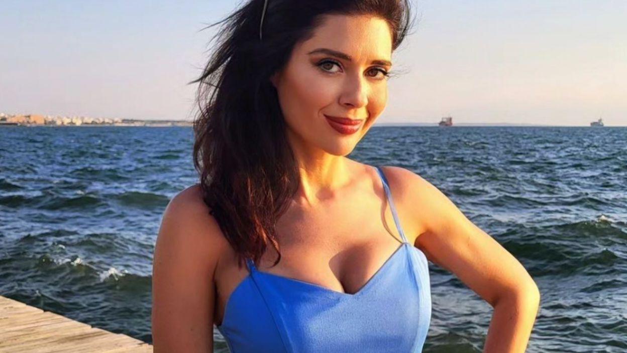 "PRVE NOGE SRBIJE" Voditeljka RTS-a je na televiziji uvek ZAKOPČANA DO GRLA, a sada je pozirala ...