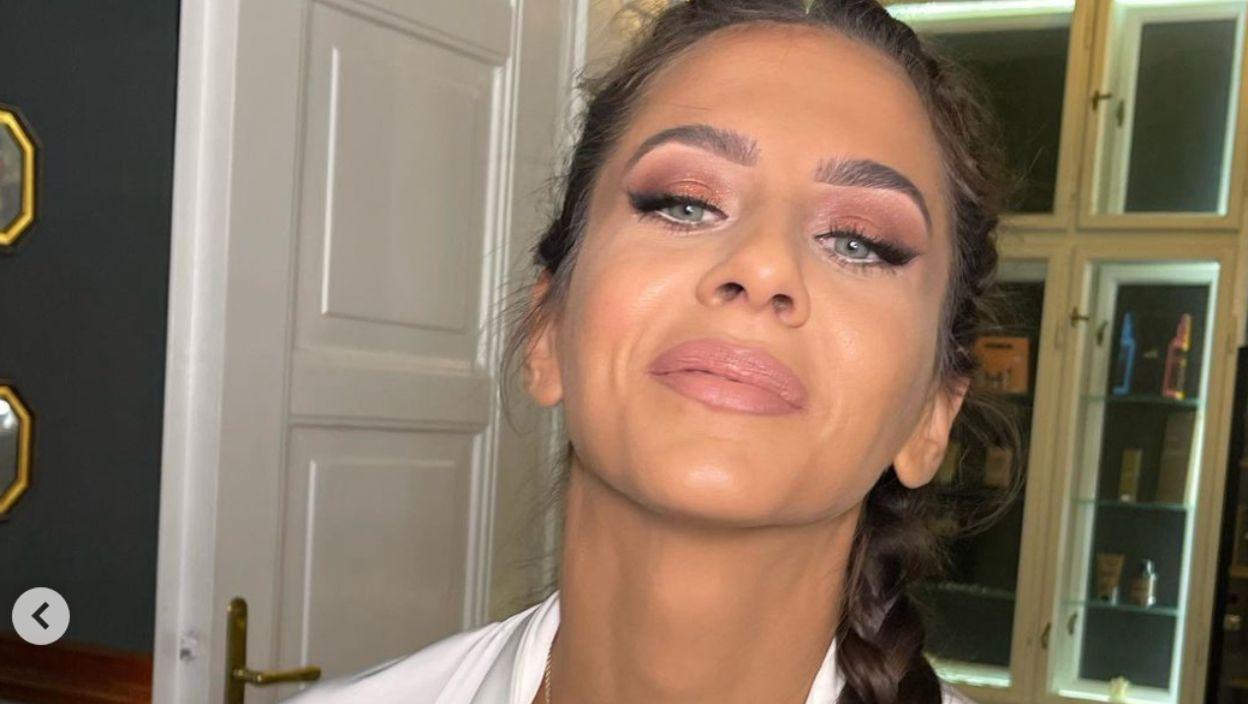 Ivana Dudić u VENČANICI - Lepa glumica ne može da sakrije sreću ...