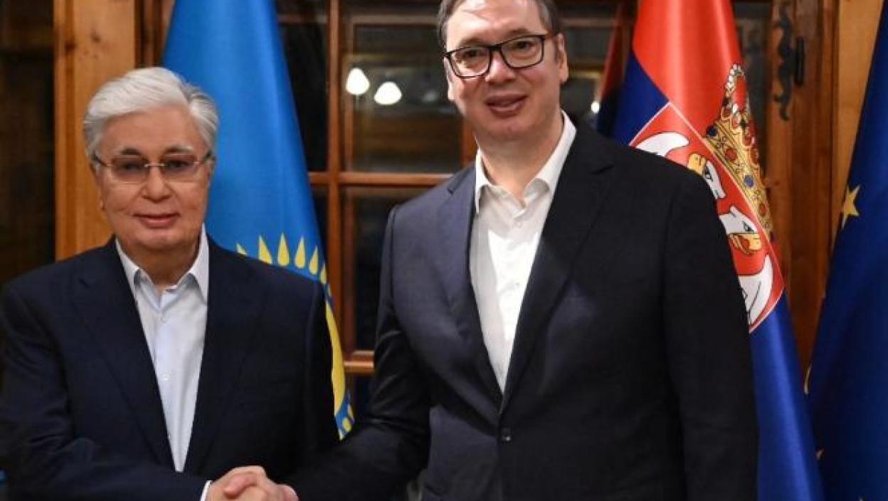 "Dobio sam na poklon čuvene kazahstanske jabuke" Predsednik Vučić ugostio na večeri Kasima ...