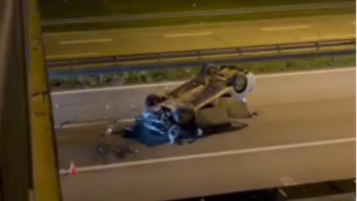 Jeziva nesreća kod Kovilja: Žena automobilom sletela sa nadvožnjaka na auto-put, vozilo završilo ...