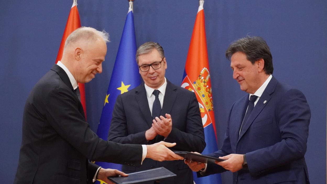 "Detaljno smo proširili plan" Vučić sa ministrom odbrane Mađarske u Palati Srbija: Potpisan ...