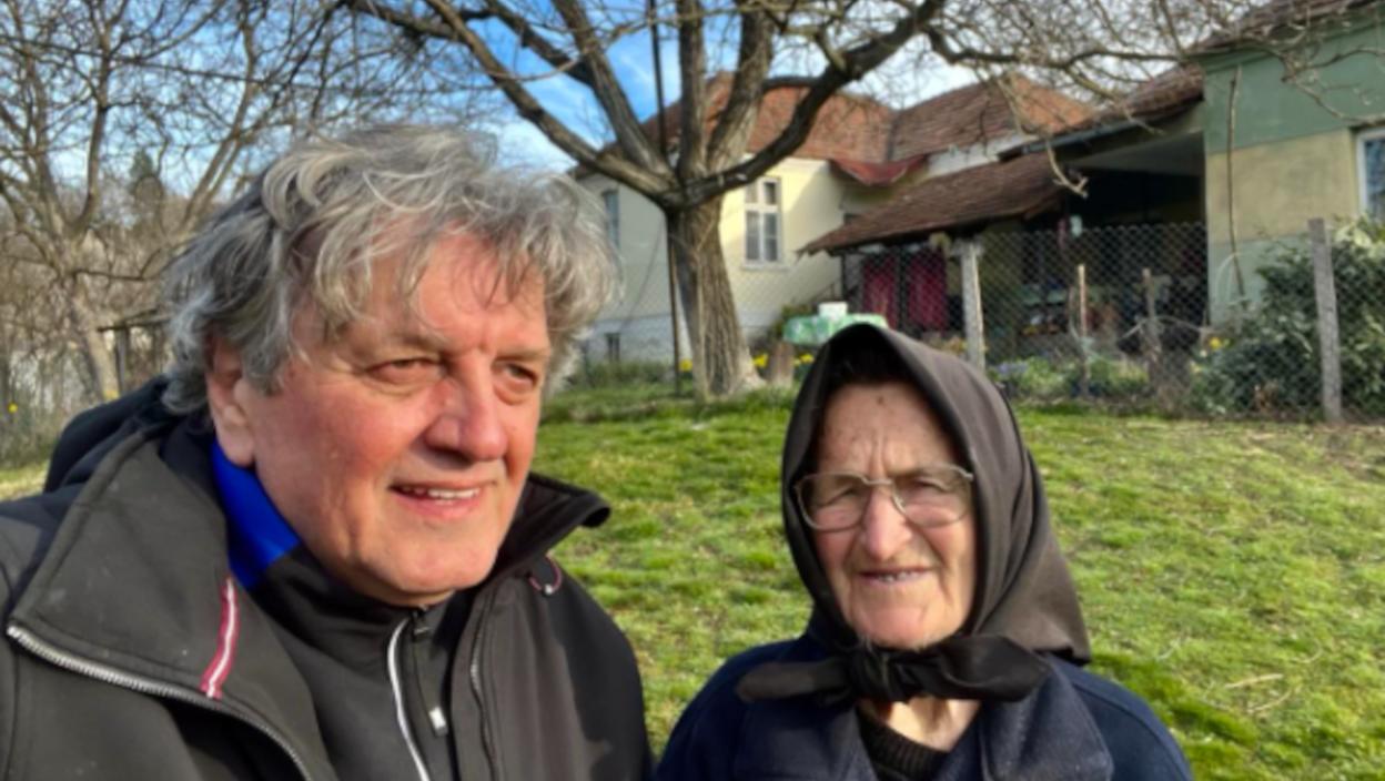 Prizor iz Petlovca slama srca: Radoš Bajić posle 7 godina obišao baku u ...