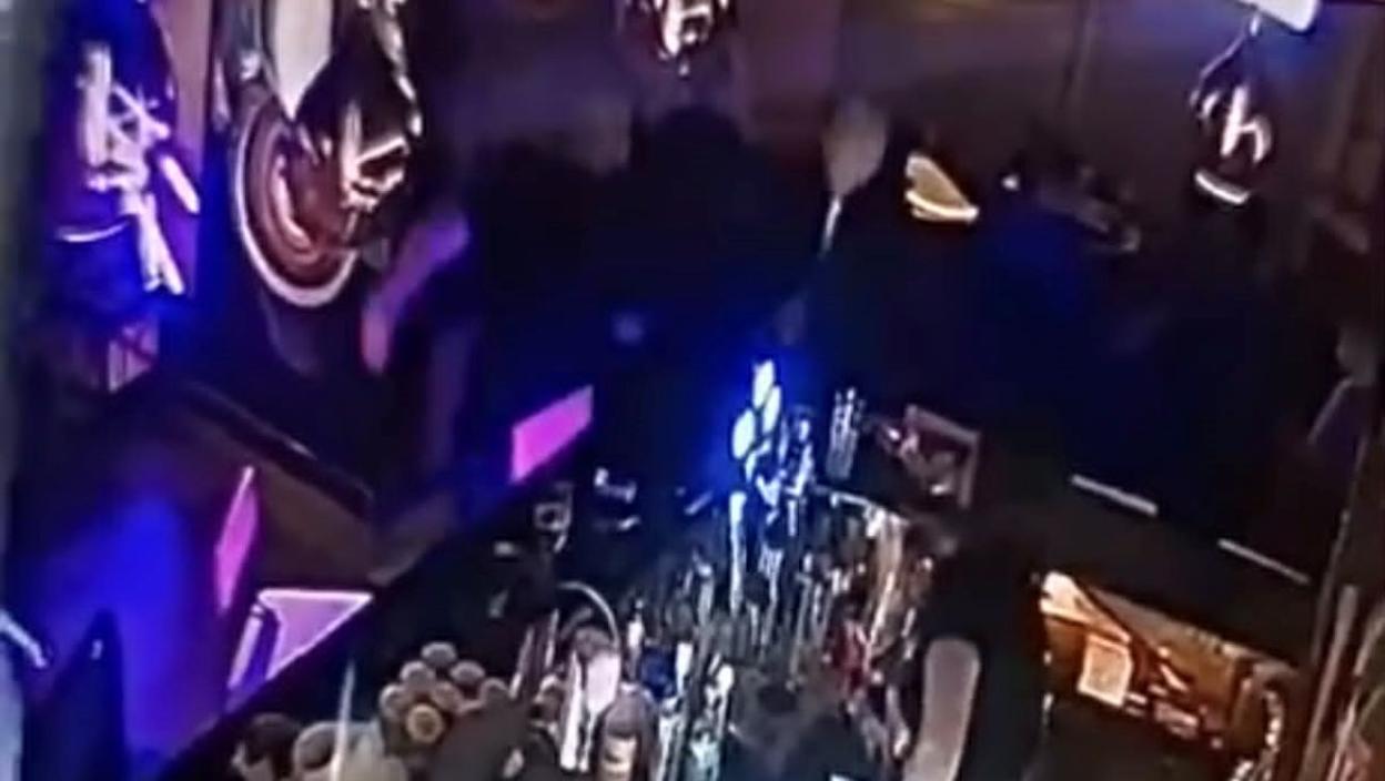 Ekskluzivno: Vuk Mob pretukao mladića u kafani! Reper nokautirao ...