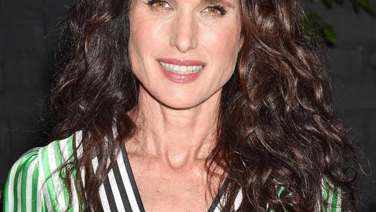 Probajte da pogodite KOLIKO GODINA ima poznata glumica: Mi znamo i u ŠOKU SMO! - Srbija danas